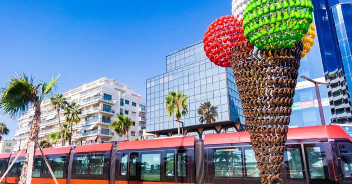 Tram Line 2 Nice | Getting around Nice - Hotel Locarno 3